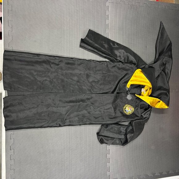Wizarding World | Costumes | Harry Potter Hufflepuff Robe With Hood ...